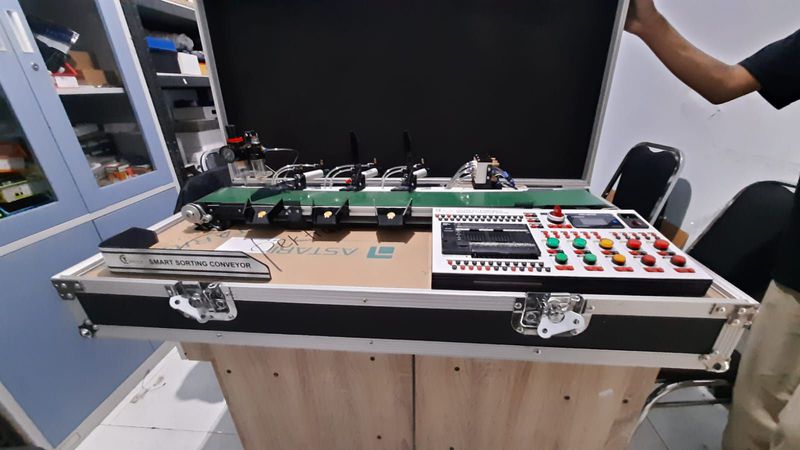 Trainer PLC Pneumatic Conveyor Sortir