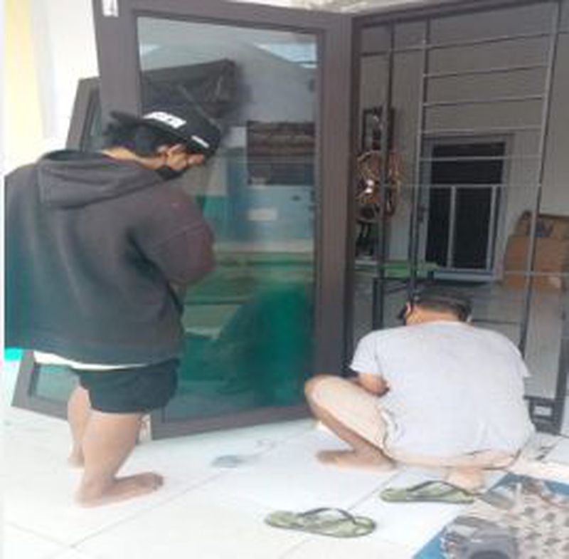 Jasa Perbaikan Pintu Aluminium Kaca