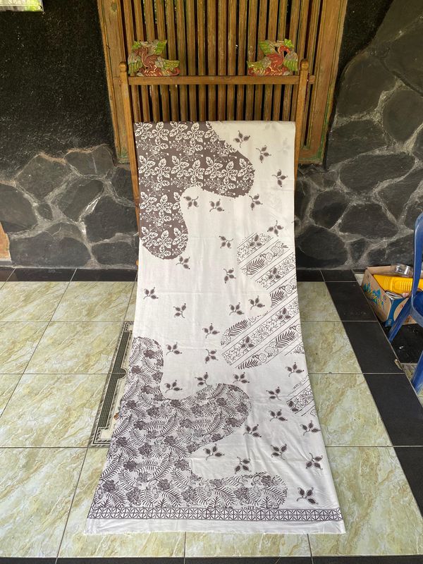 Batik Sinom Parijotho Salak Warna Alam