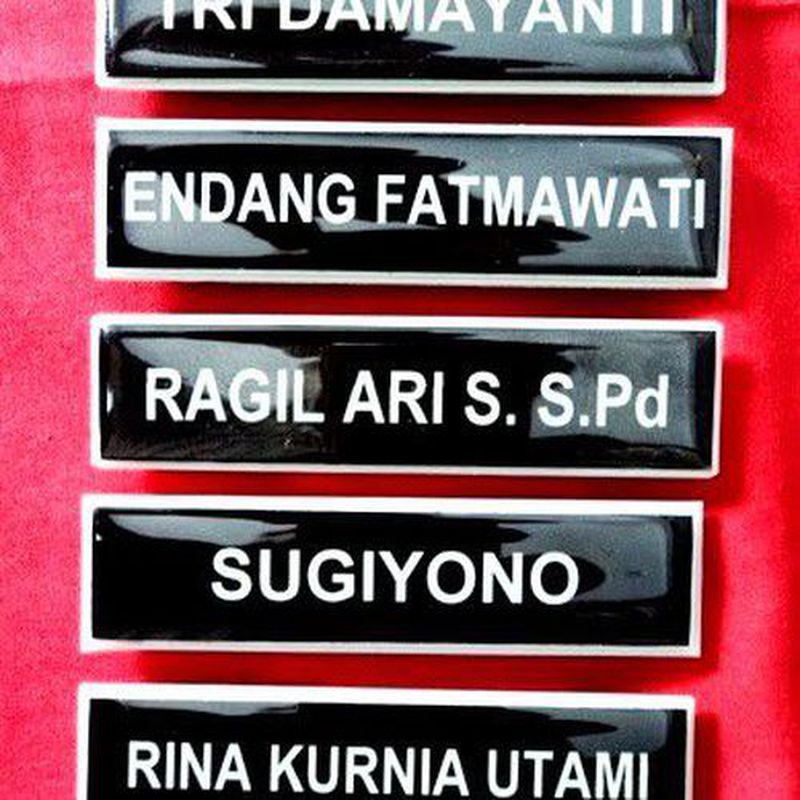 Papan nama / Name tag