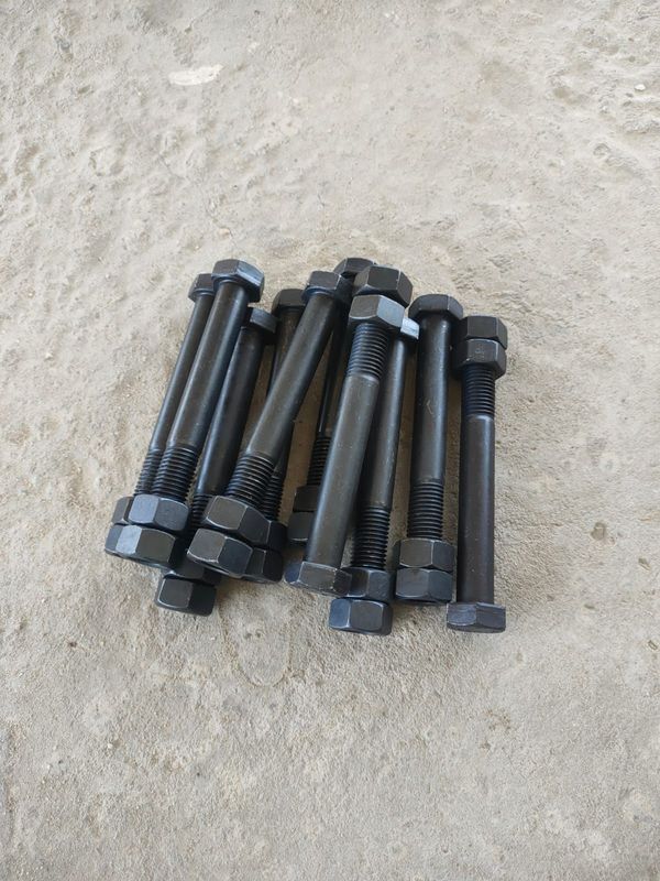 Baut cucuk pin dan mur