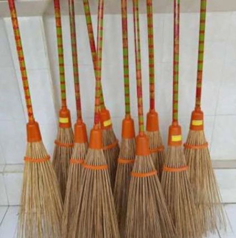 Sapu Lidi Gagang Kayu