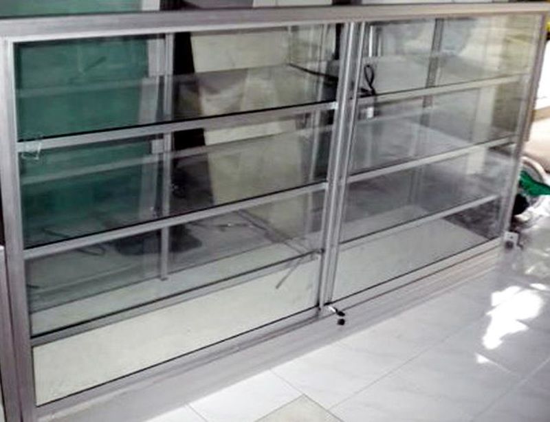 Etalase Kaca 2x1 meter