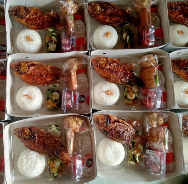 Nasi box + snack box 1