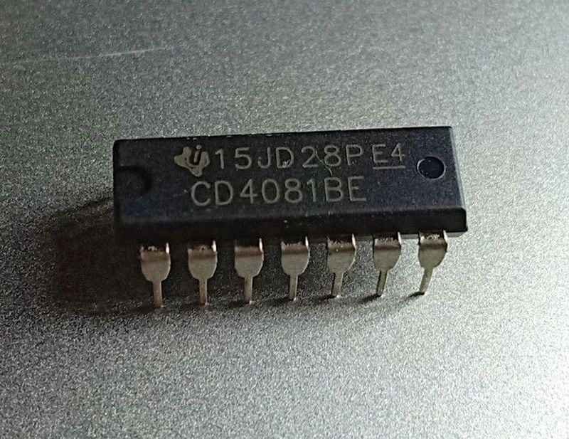IC CD4081