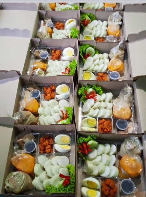 Paket box Lontong sayur komplit