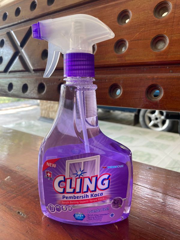 Cling Pembersih Kaca Botol Spray 440ml