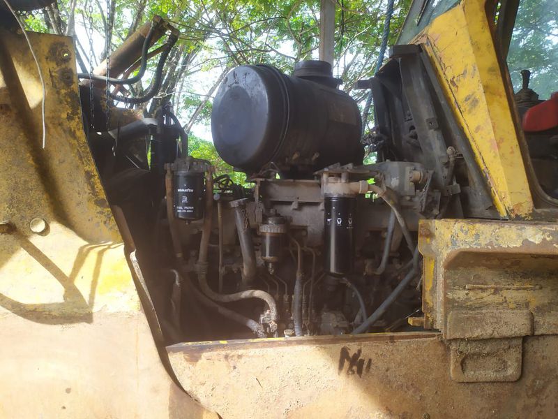 Pemeliharaan unit alat berat Dozer 85 SS ( Service Periodik Maintenance)