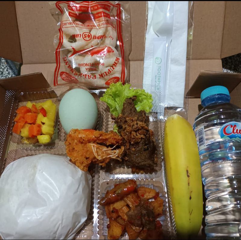 nasi rames daging lapis komplit