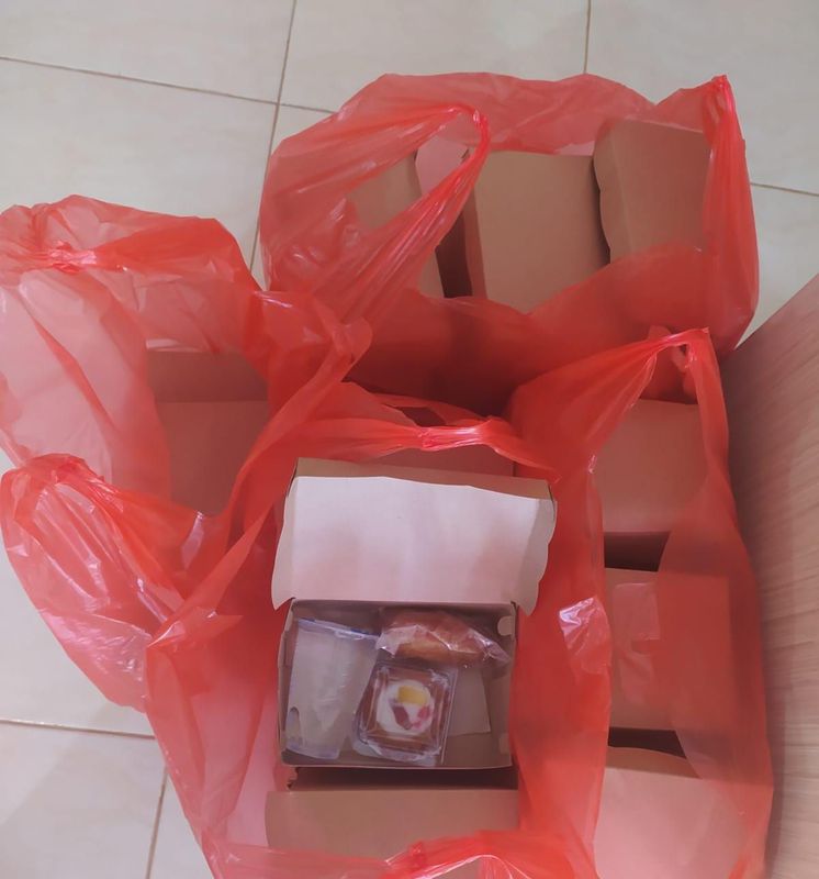 Paket dos kue Rp 12.000