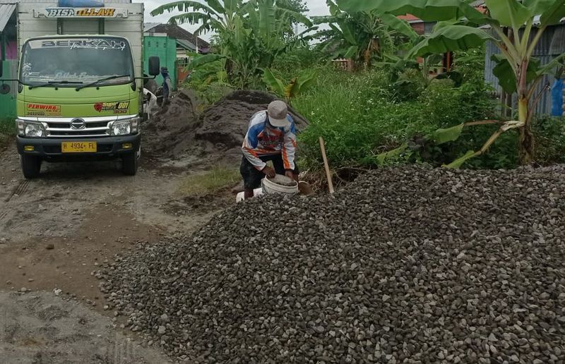 Batu Pecah / split / kricak 2-3 pecah mesin