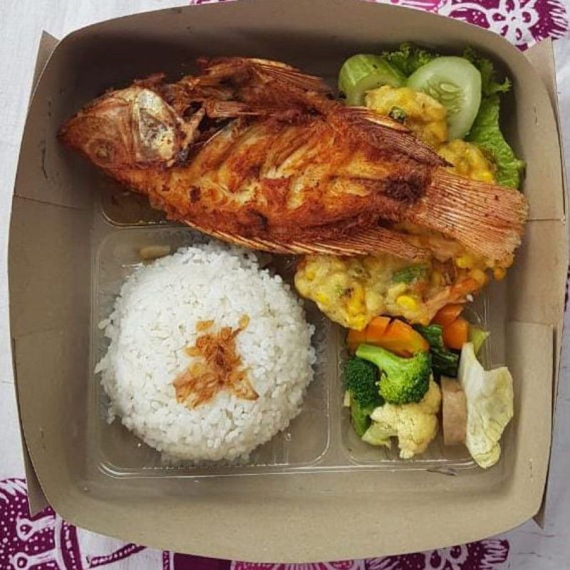 PAKET NASI IKAN GORENG