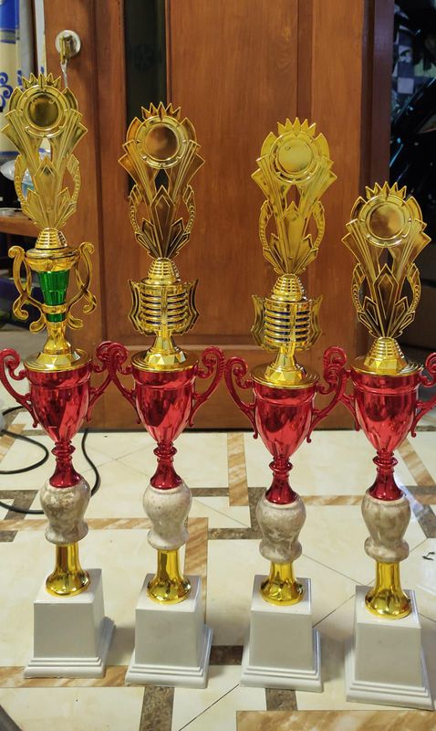 Set Piala Isi 4 kaki 1