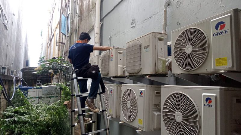 Bongkar Outdoor AC 1-2 Pk