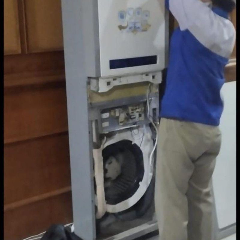 Service AC Standing