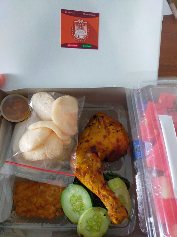 Paket Nasi Box Ayam Goreng Plus