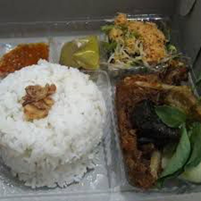 Nasi box Bebek Goreng Bacem
