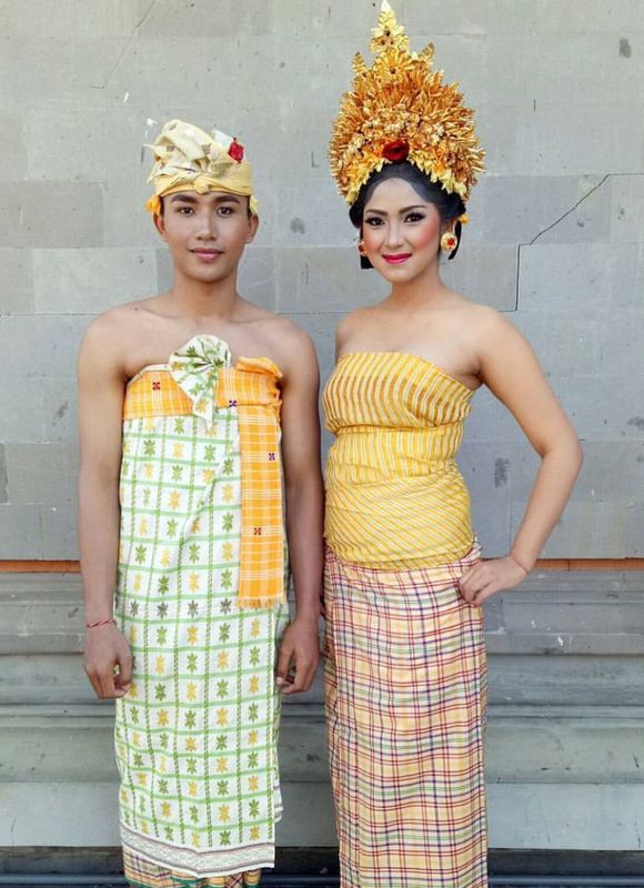 Pakaian Metatah/Menek Kelih