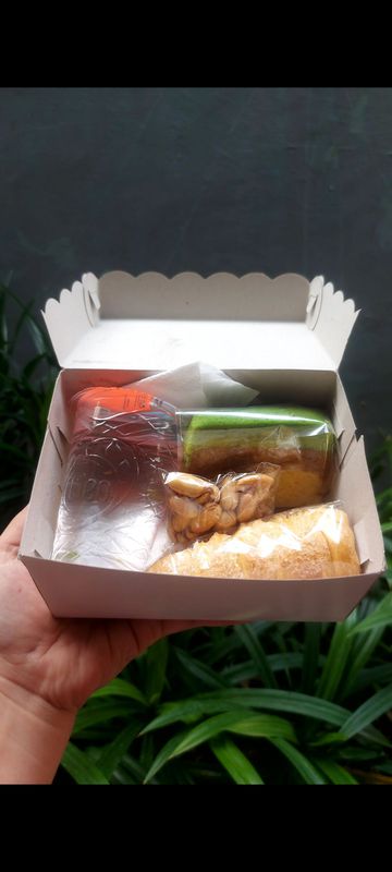 Snack Box (isi 3) + Air Mineral