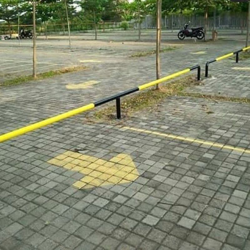 PENGAMAN PEMBATAS PARKIRAN