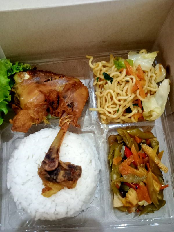 MAKAN BOX PAKET B