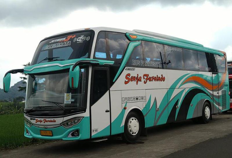 SEWA BUS BESAR PARIWISATA JATENG & DIY