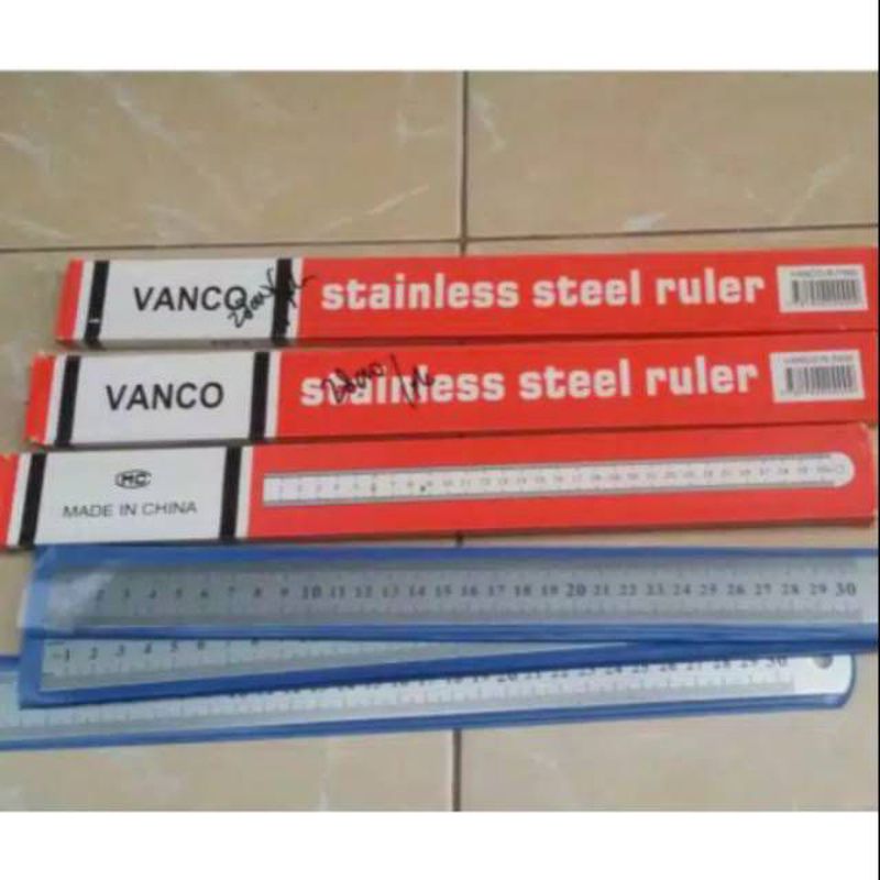 Penggaris Besi 30cm (Isi 12)