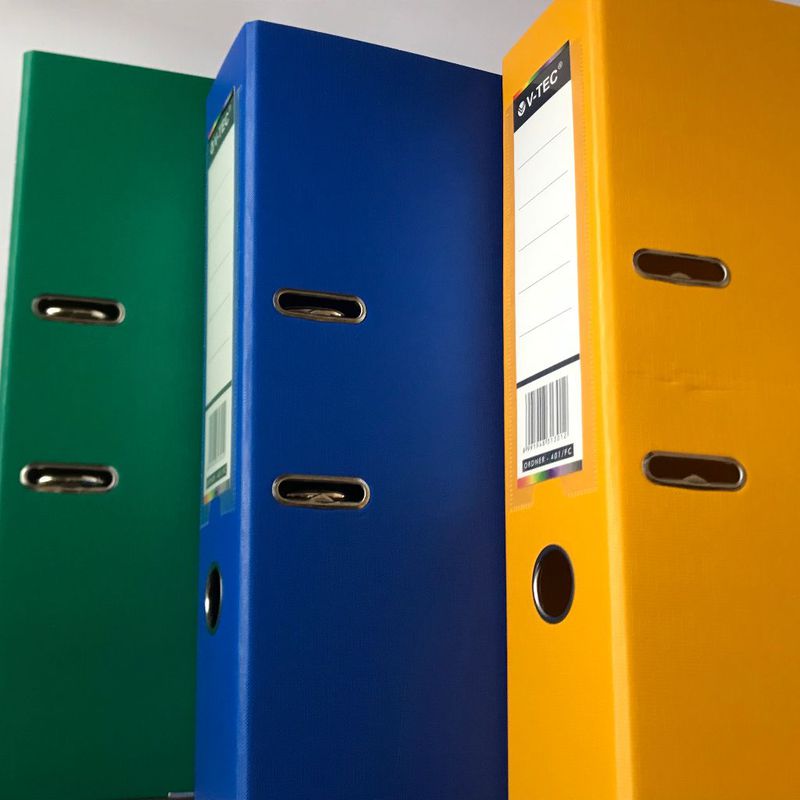 Ordner dan map tanpa penjepit isi 50 map kertas