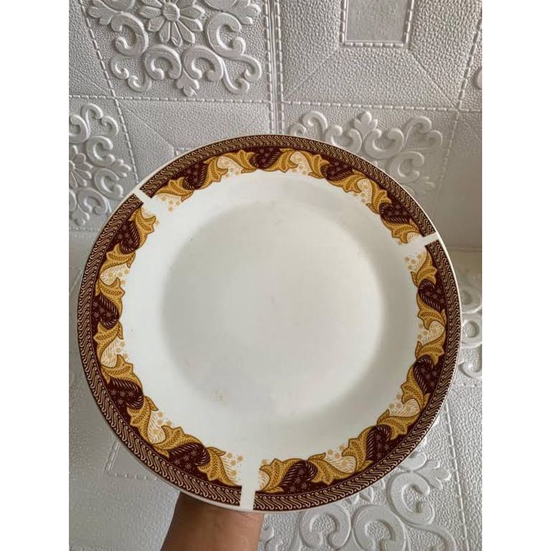 Piring makan Atlas lis Batik