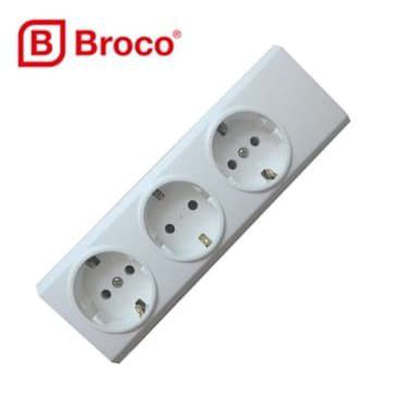 Stop Kontak 3 Lubang Broco