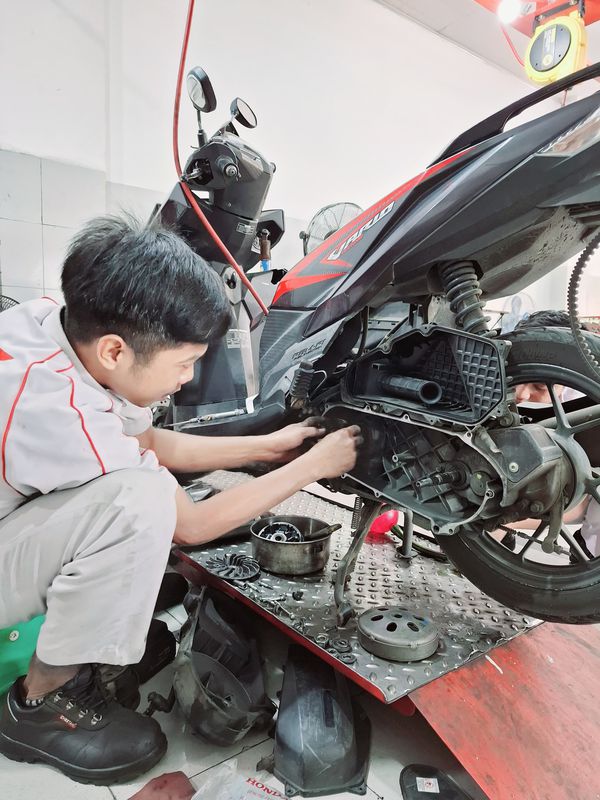 Jasa Service Sepeda Motor 125 cc
