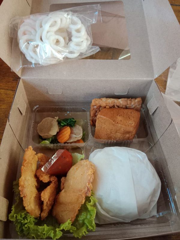 Paket Nasi Box Sehat 2 , Gurameh Filet, Tahu+ Tempe Bacem , Sayur Orak ...