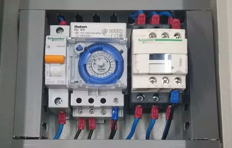 Panel Listrik Otomatis