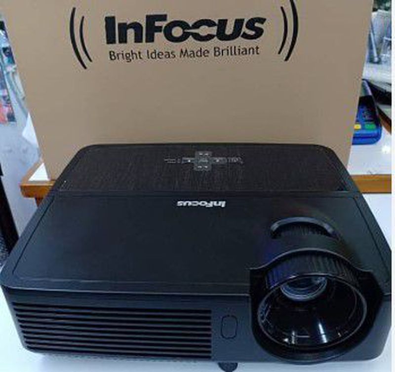 INFOCUS PROYEKTOR