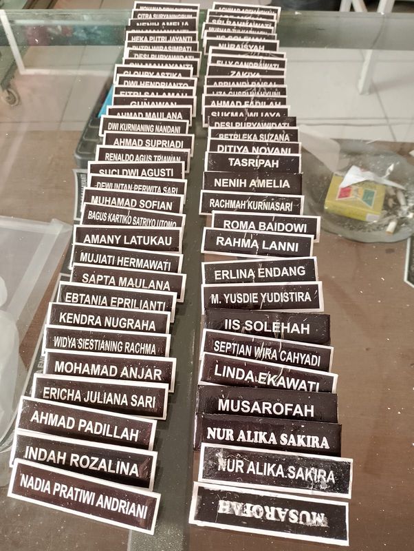 NAMA DADA / PIN NAMA - Kuningan Peniti