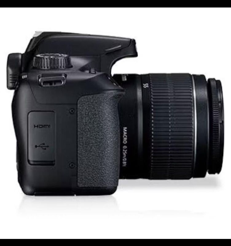 Camera Canon EOS 3000D Kit (EF S18-55 III)