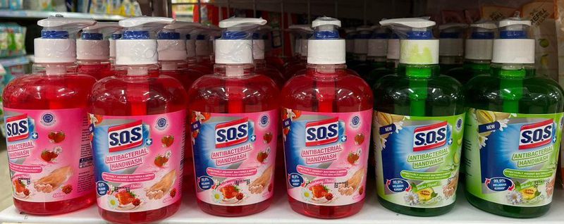 SOS Sabun Cuci Tangan Wangi 400 ml Botol