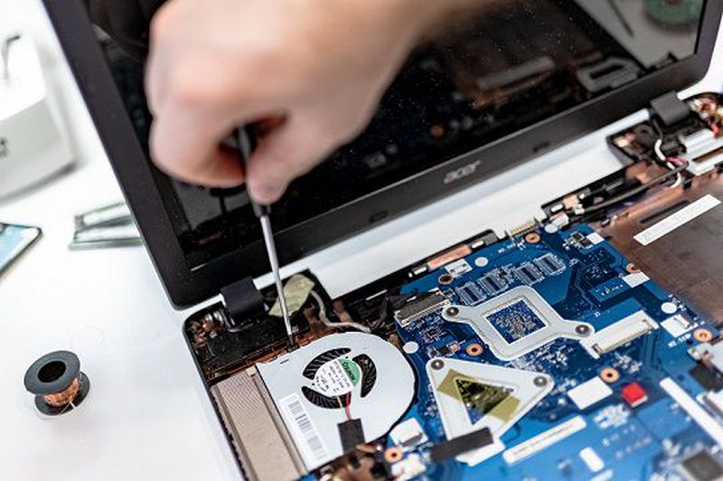 Servis Laptop
