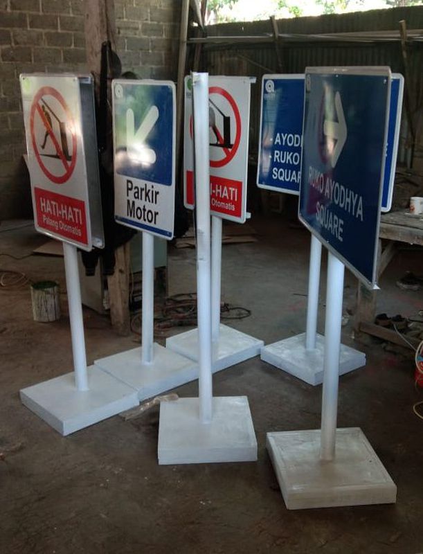 Tiang Rambu Kaki Kotak + Daun Rambu bisa Custom