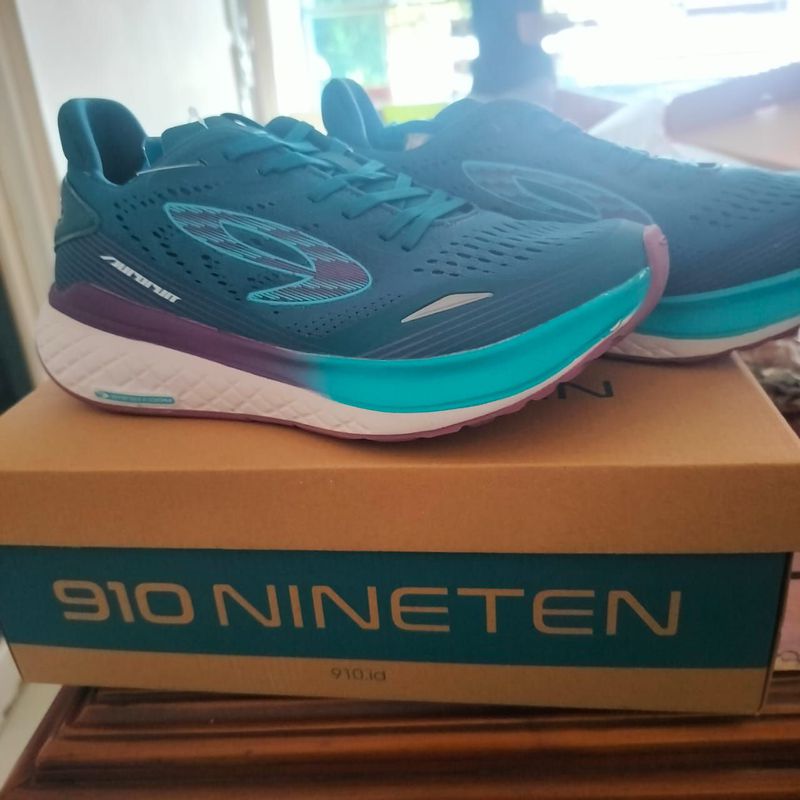 Sepatu Lapangan 910 Nineten