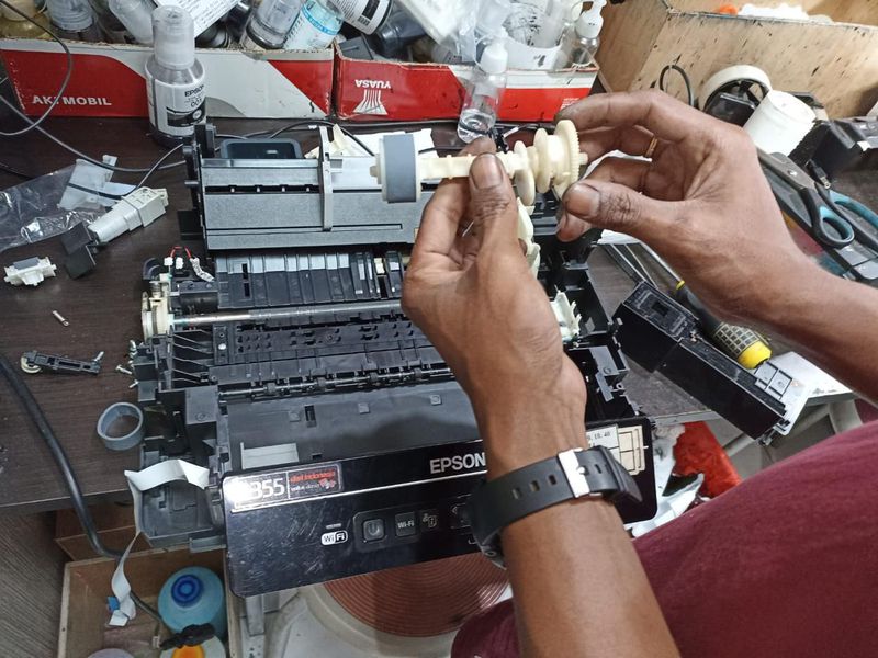 Service Printer Epson L805 berupa : Service Power, Service Roller ...