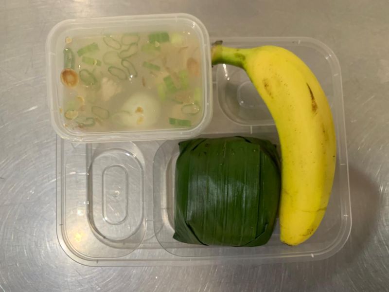 Pemberian Makanan Tambahan (PMT) Balita 9-59BLN (Nasi Gurih Sup Ayam ...