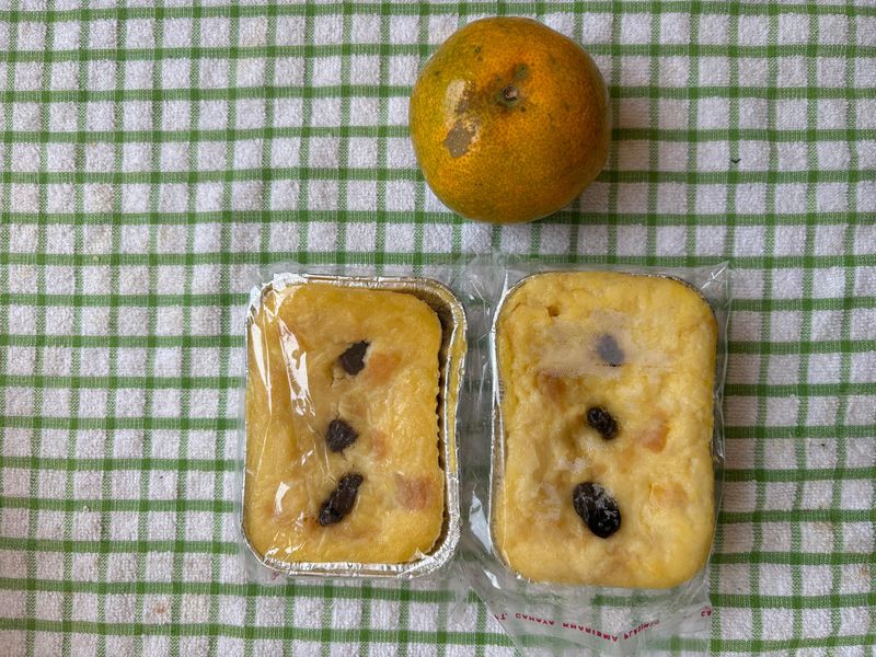 Pemberian Makanan Tambahan ( PMT ) Ibu Hamil KEK ( Puding Roti, Jeruk )