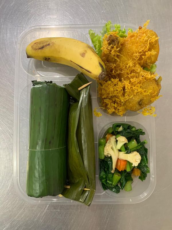 Pemberian Makanan Tambahan (PMT) Bumil KEK Tmbel Ayam Krms Telur Ddr ...