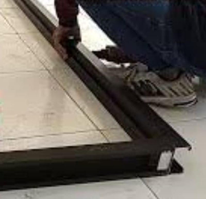 Pembuatan kusen alumunium 4 inch coklat merk Inkalum/ sekelas