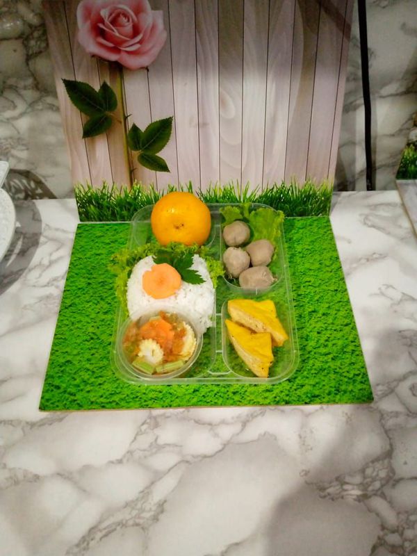 Pemberian Makanan Tambahan (PMT) Ibu Hamil KEK, Nasi Putih + Sup Telur ...