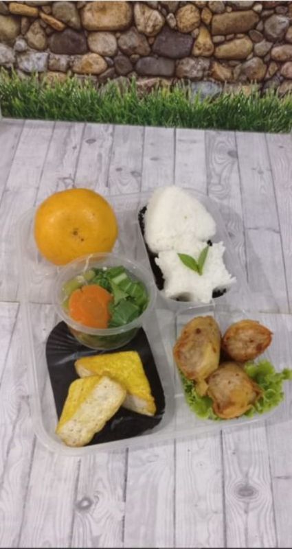 Pemberian Makanan Tambahan (PMT) Ibu Hamil KEK, Nasi Putih + Egg ...
