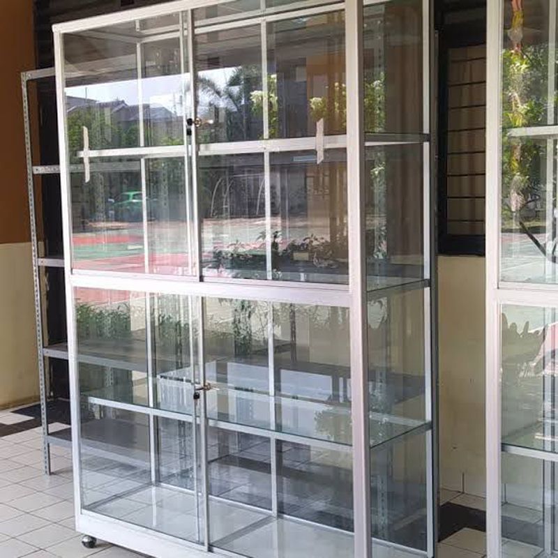 ALMARI DISPLAY BENING