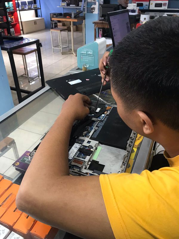 PAKET PEMELIHARAAN LAPTOP