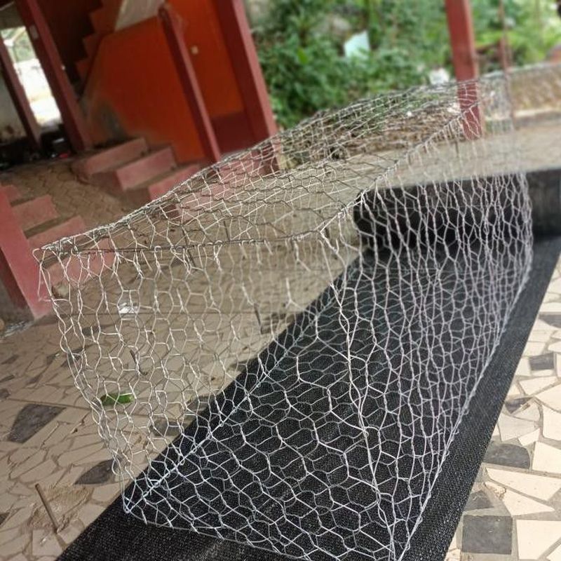 Bronjong Kawat Galvanis 2x1x1 m penggunaan kawat ukuran 3 mm - 8x10 cm